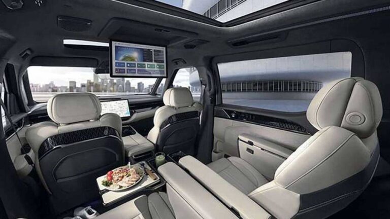 Zeekr 009 Minivan (MPV) Launched - Specs, Range and Features