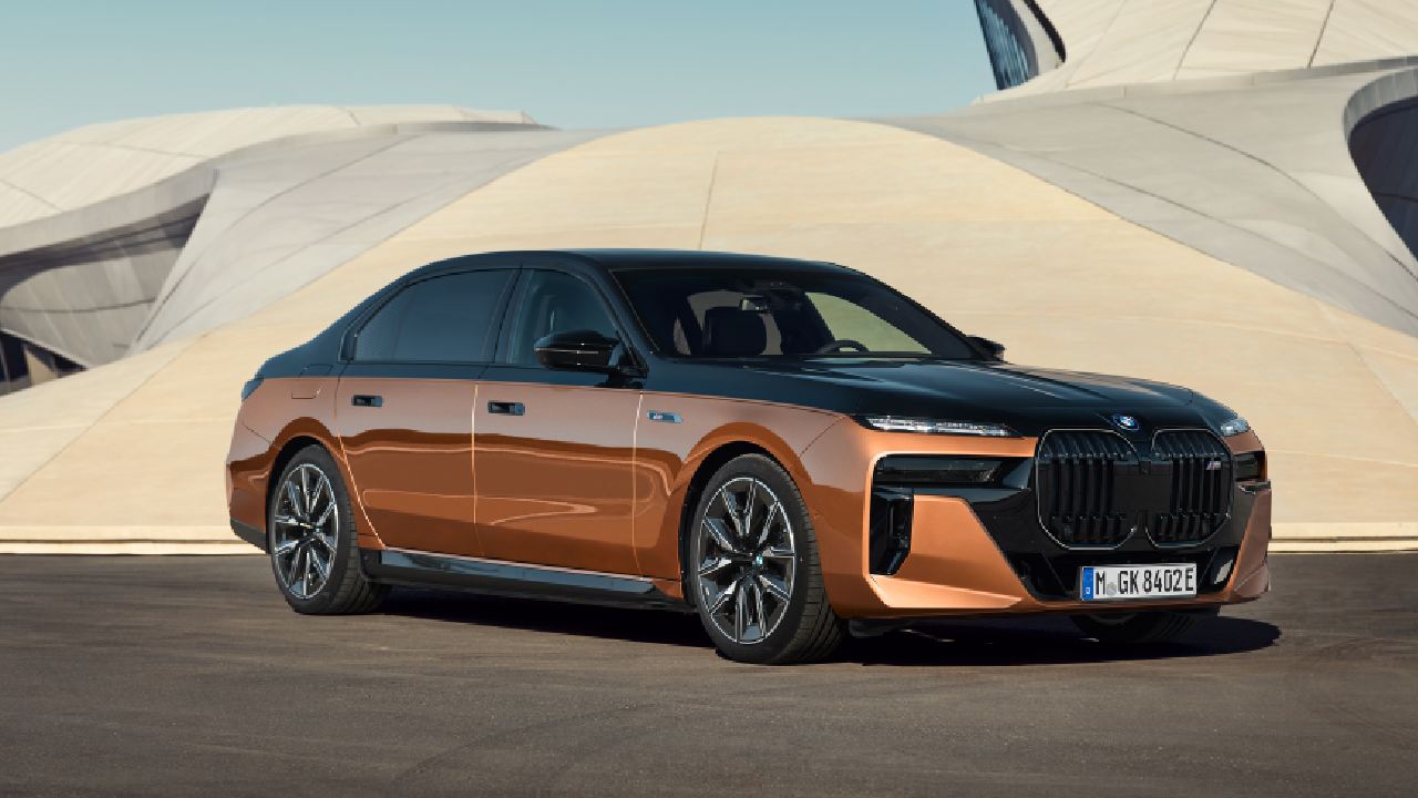 BMW i7 M70 xDrive Revealed as the Fastest EV from BMW