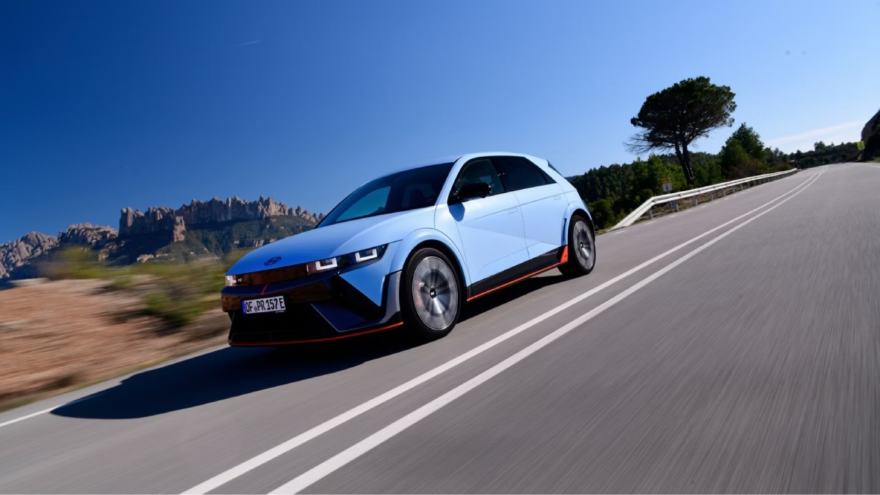 Hyundai Ioniq 5 N Named 'Five-Star Car' At 2025 Autocar Awards